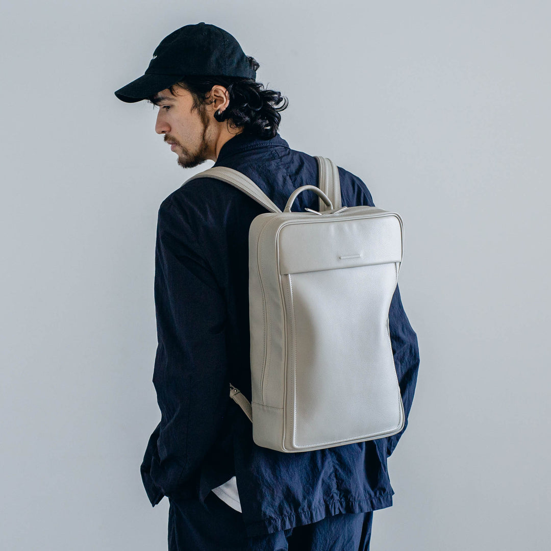 objcts.io | イノベーターのためのレザーバックパック